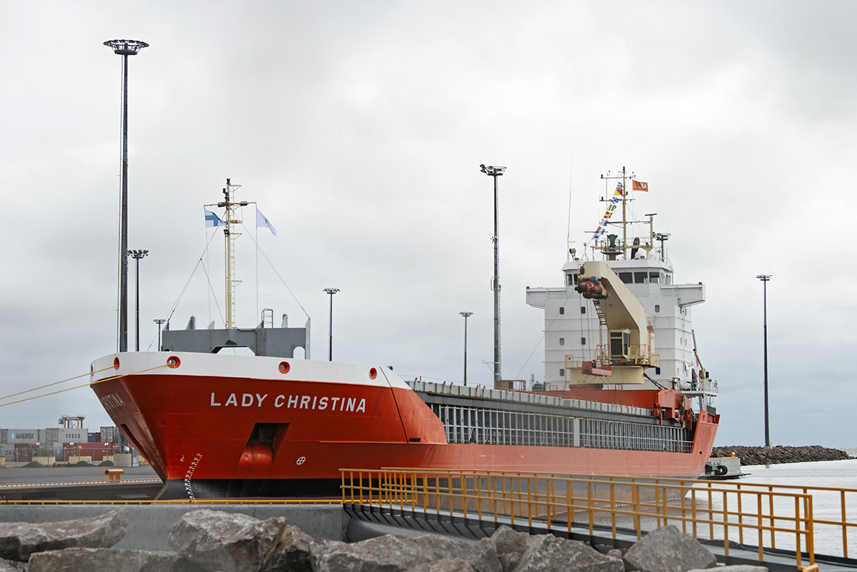 Cutting edge wood pulp terminal built at Mussalo Harbour, Kotka | UPM Pulp